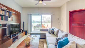 Apartamento Comfort, 2 quartos, banheira | Sala de estar