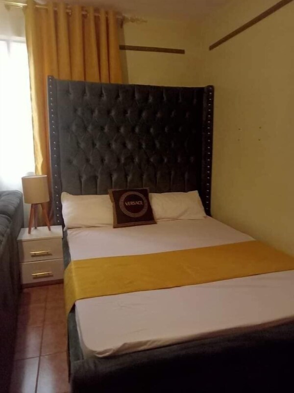 Lux Suites Red Plate Studio Apartments - Nairobi