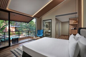 Quarto Executivo, 1 quarto, vista para a piscina, no piso executivo | 1 quarto, roupa de alta qualidade, edredões de penas, minibar grátis