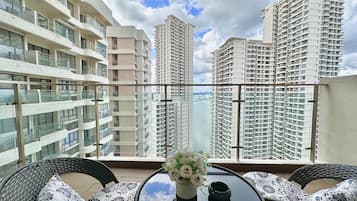 Apartamento Comfort, varanda, vista para o mar | Vista da varanda