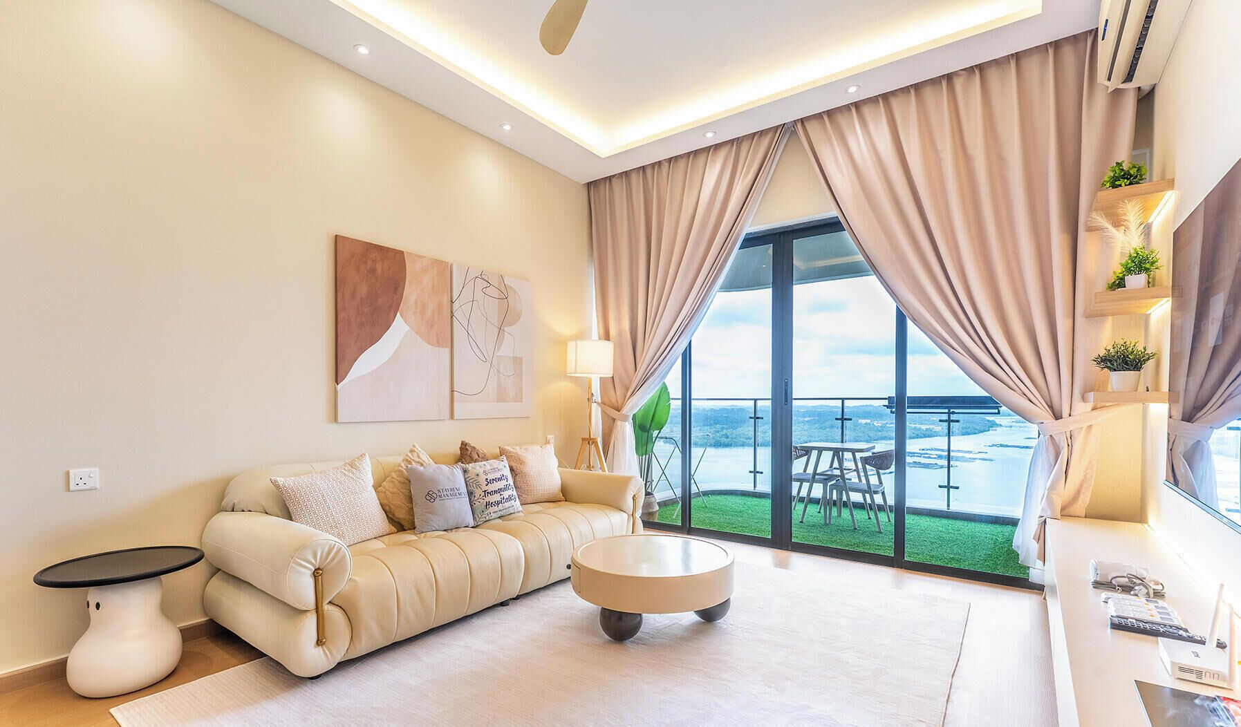 Apartamento Exclusivo, 3 quartos | Sala de estar | Smart TV de 55 polegadas com canais por cabo, Netflix 