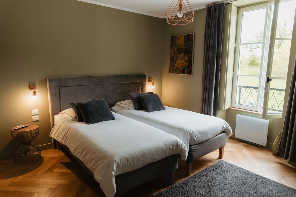 Beautiful Estate just 30 miles south of Paris - Cerny | Vrbo