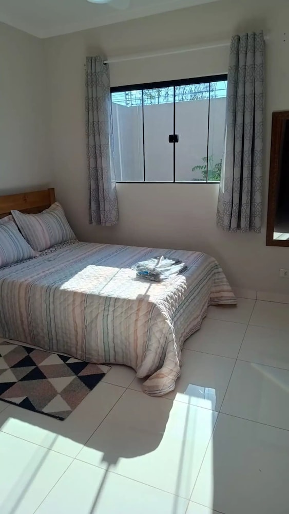 Cidade Das ÁRvores Casa Confortável Boa Localização, Aceita Animais De Estimação - Campo Grande