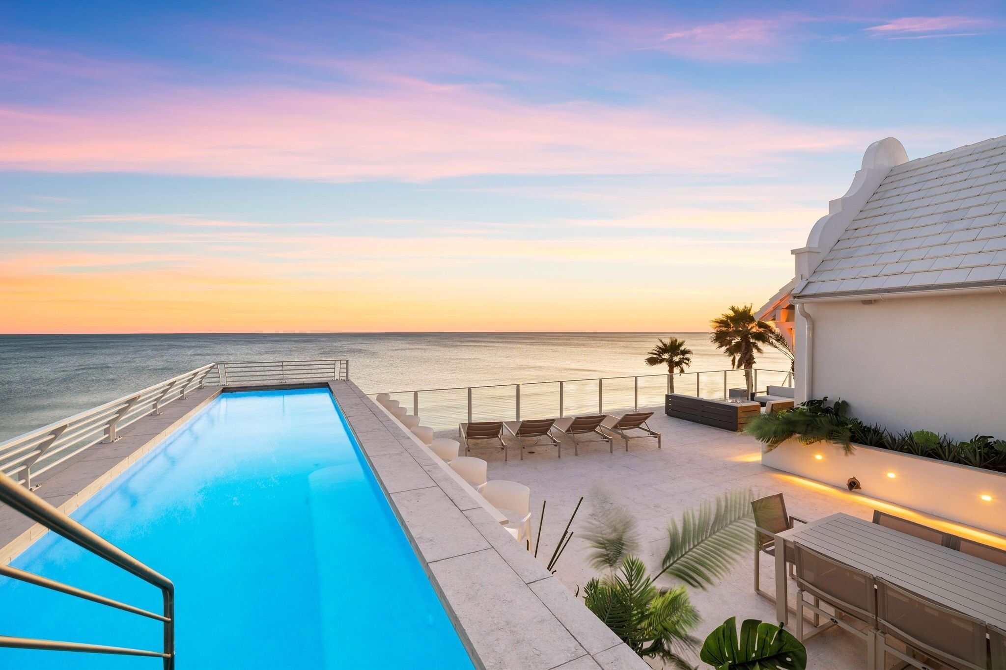 Casa, vários quartos | Piscina