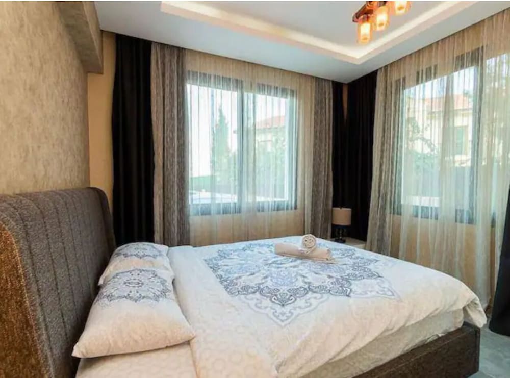 Luxury Apartment 100 Meters From The Sea - Cyprus