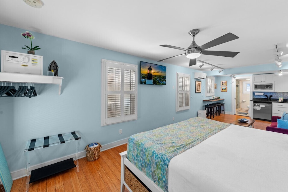 Harrison`s Hideaway-Sleeps up to 4, K & F Sl Sofa! - Key West | Vrbo