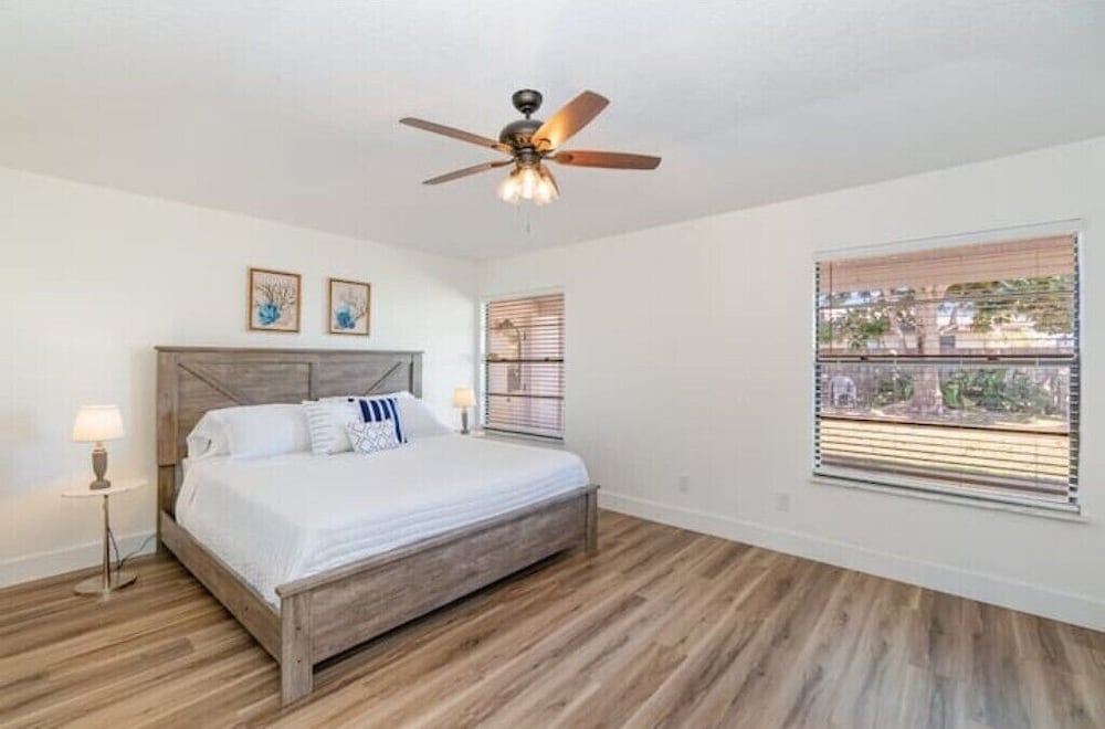 4/3 Family Home Steps To Beach W/spa In Melbourne Beach - Melbourne, FL