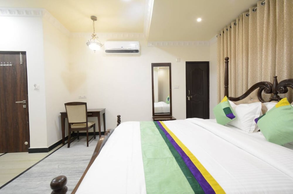 Hotel Jheel Mahal - Premium Room 3 Reviews, Deals & Photos 2026 - Vrbo