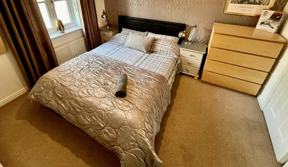 Charming 3-Bed Retreat.Solihull:HS2,NEC,Airport,Wi-Fi, Parking. Pet ...