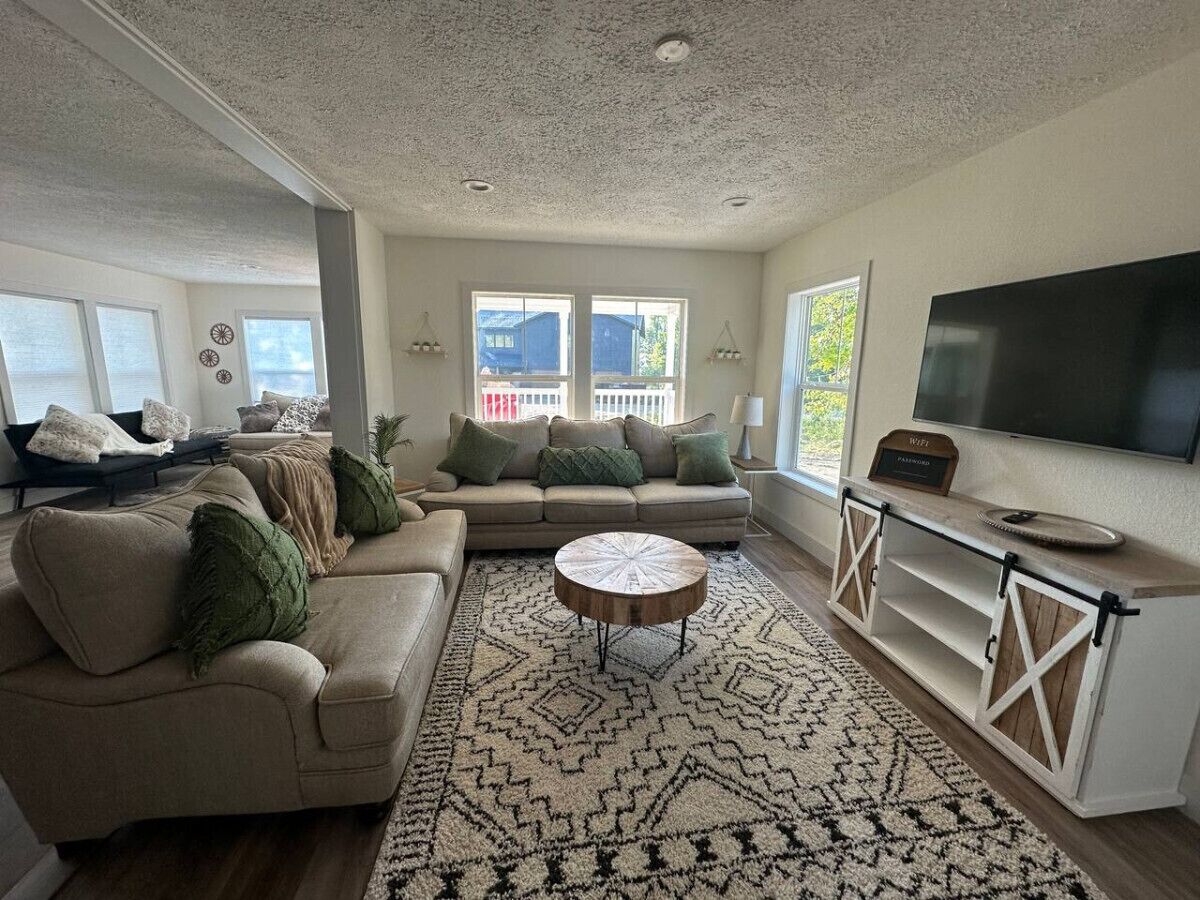 The Bears Den At Leech Lake On The Heartland Trail - Leech Lake, MN