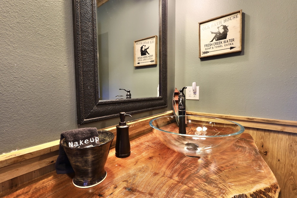 Southern Grace On The Caddo - On The River! New Hot Tub! - Lake Harriet, Amity