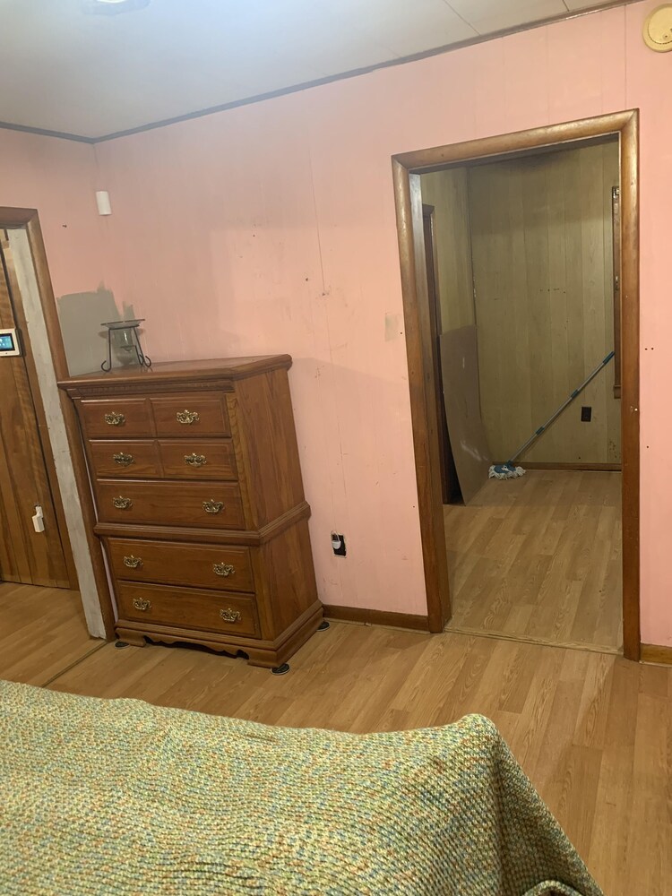 Bed Room In Clarksburg Wv - Bridgeport
