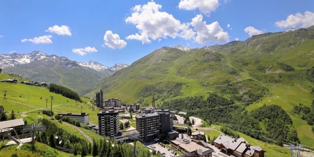 Sleeps 6 | 2-bedroom | Hidden Gem In Les Menuires - Saint-Martin-de-Belleville
