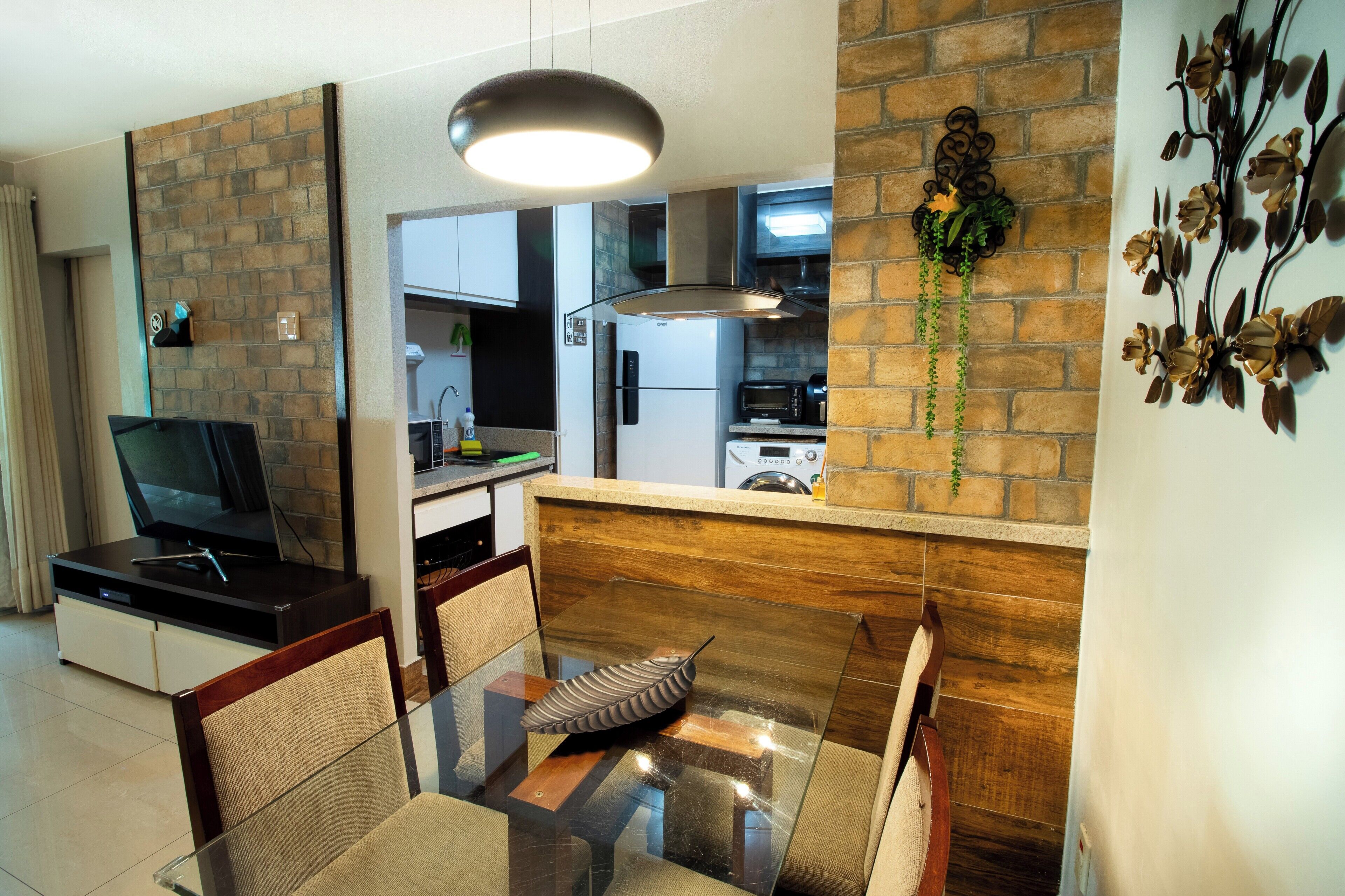 Apartamento Familiar, 2 quartos, não fumadores, 2 casas de banho | Sala de estar | Smart TV, brinquedos, colunas inteligentes, escritórios 