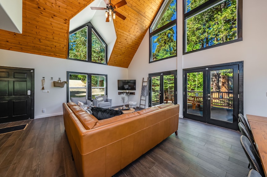 Ridge House. Modern Cabin W/ All The Amenities! - Shaver Lake, CA