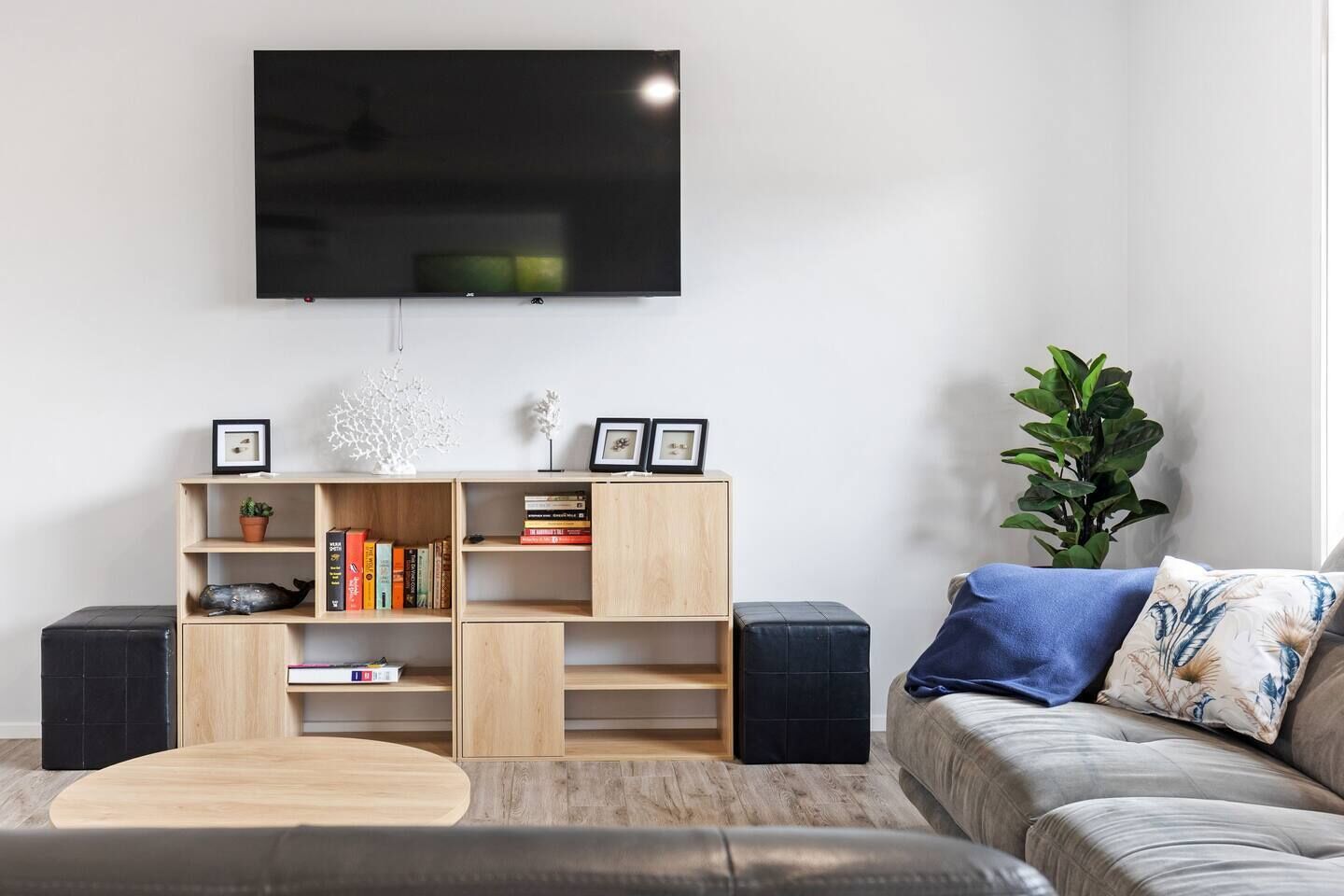 The Aussie Classic Poolside Living By The Marina - Hervey Bay