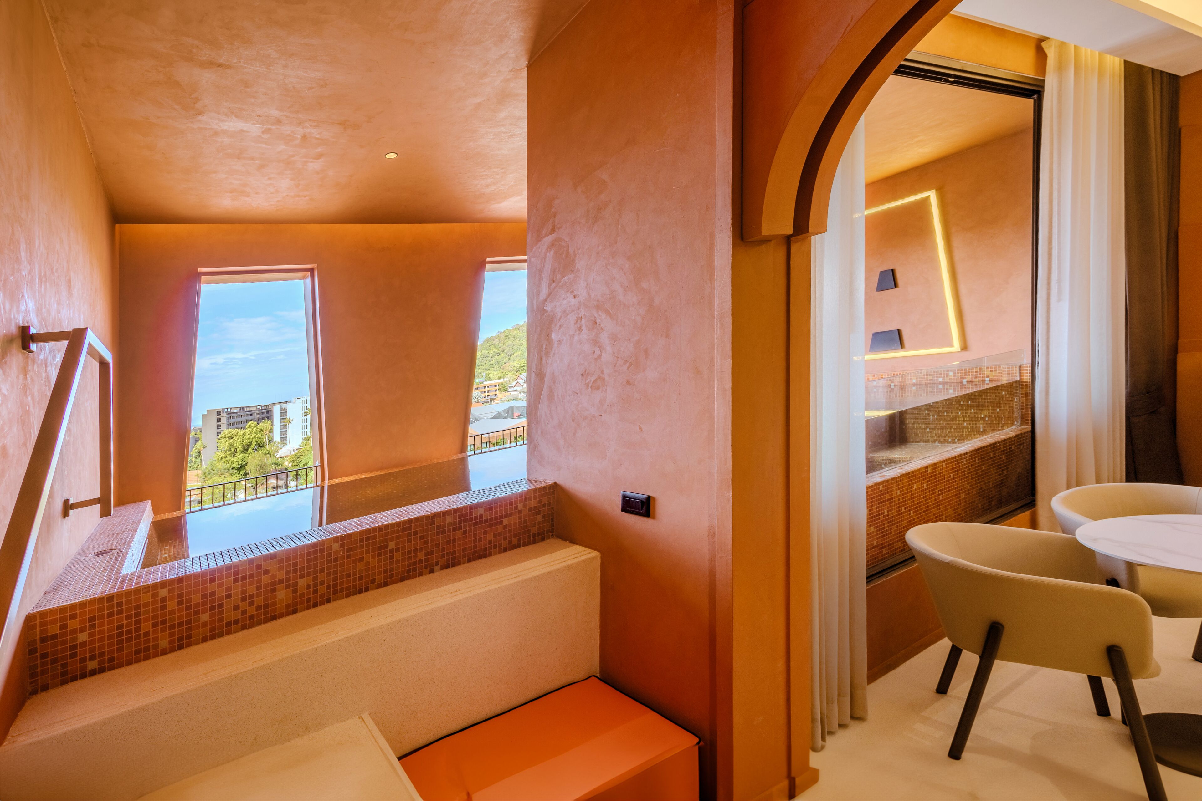 Roupas de cama premium, cofres nos quartos, individualmente mobiliados