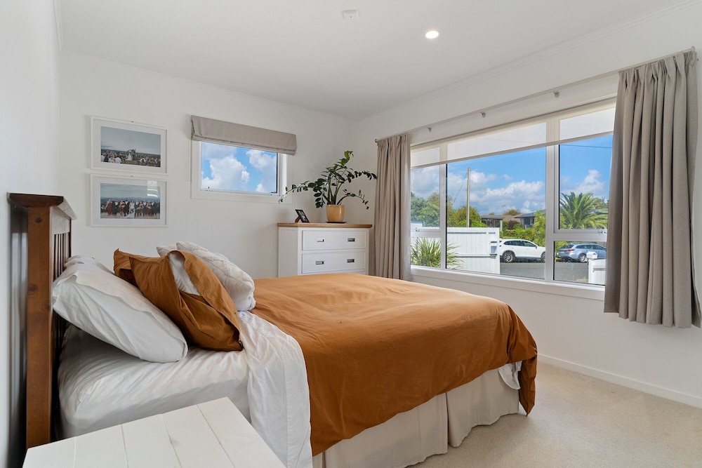 The Little Easy ~ Mount Maunganui ~ Beyonder Holiday Homes - Papamoa