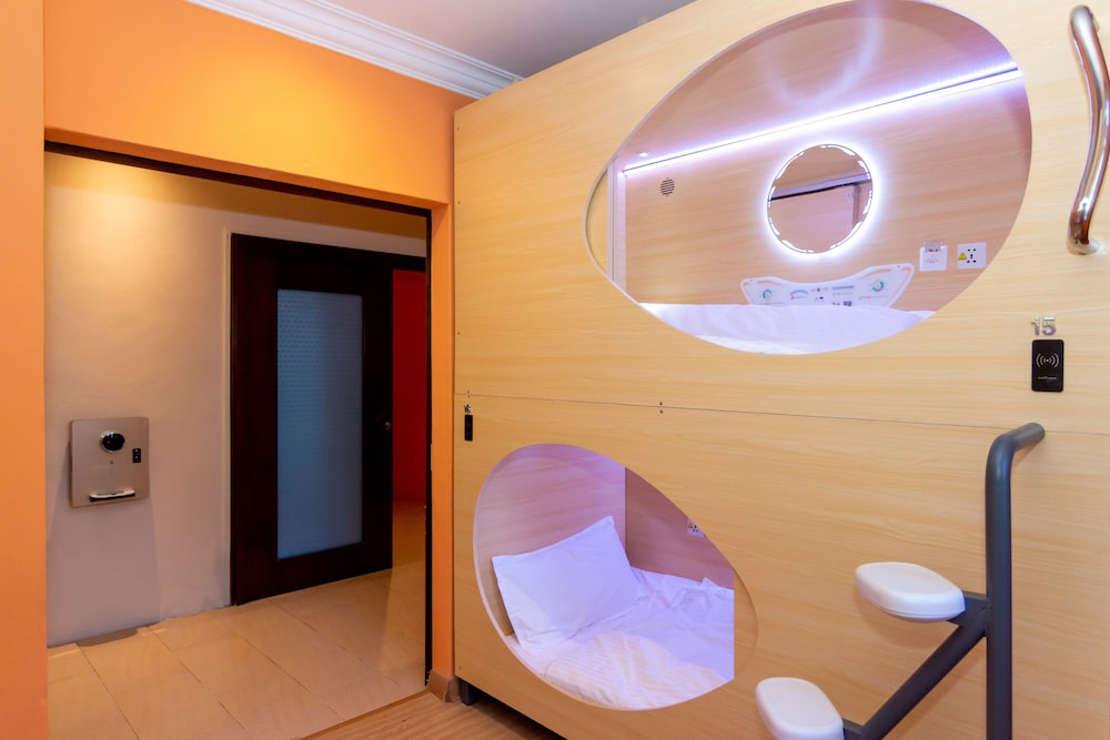 Momostay Capsule Hotel - Penang