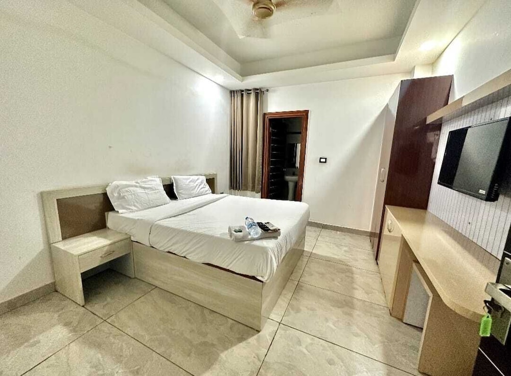 5bhk Entire Villa For Parties Music Allowed No Restrictions Best For Diwali - Manesar