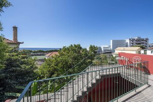 Casa B ásica, várias camas, vista para o mar | Terrenos do alojamento