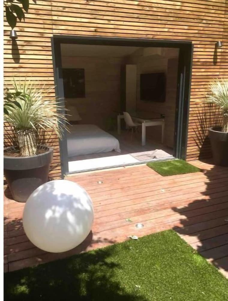 Maison Contemporaine Plein Centre De Toulouse Avec Piscine, Jardin & Jacuzzi - Tolosa, Francia