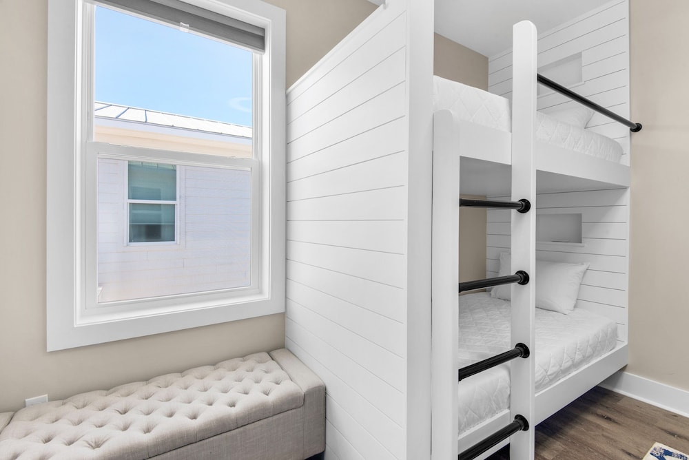 ⭐Gulf Views-Walk to Beach-Multiple Kitchens-7BR Para-Dise⭐ - Navarre | Vrbo