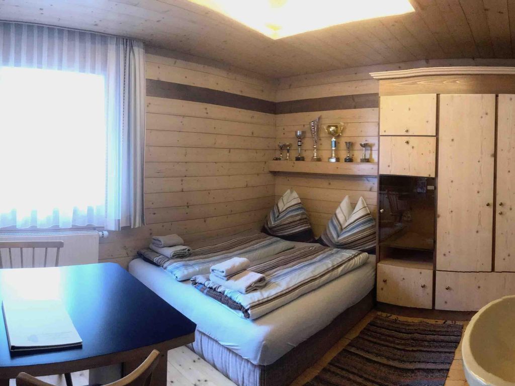 Einzelzimmer Mit Fl. Wasser - Zimmer "Paussenberg" - Haus Gamsjäger - Goldegg