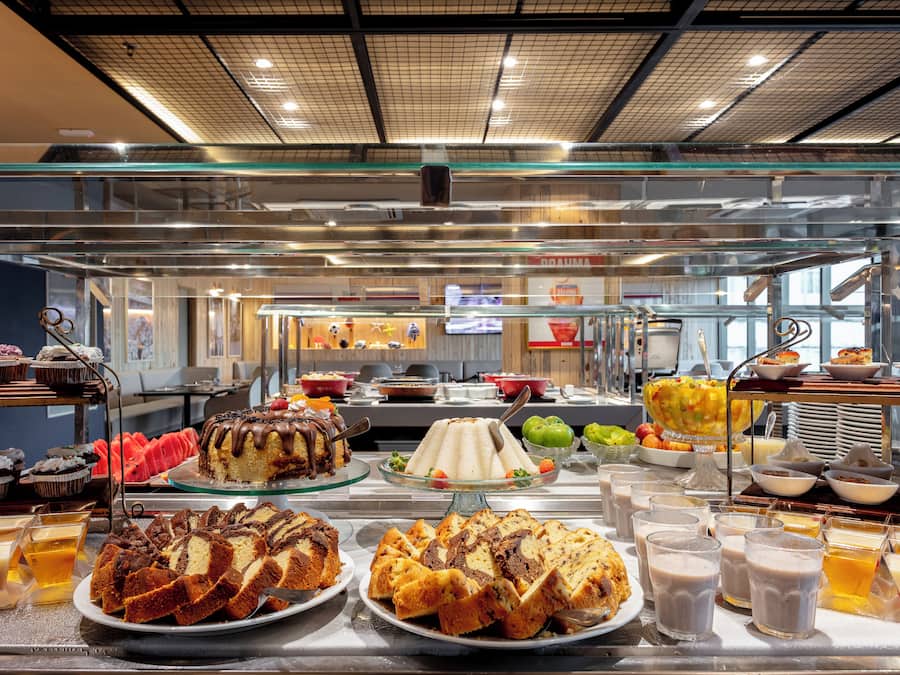 Pequeno-almoço tipo buffet diário (60 BRL por pessoa)