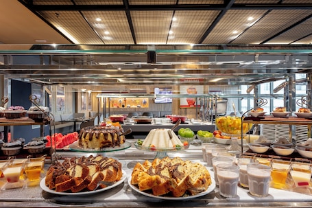 Pequeno-almoƧo tipo buffet diƔrio (50 BRL por pessoa)