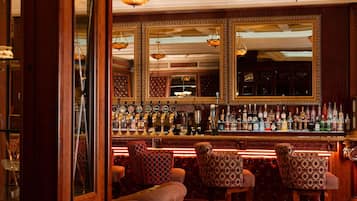 2 bares/lounges