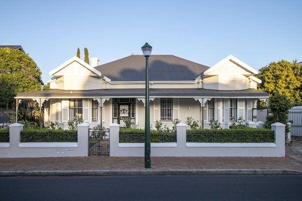 Middedorp Villa And Apartments - Le Cap