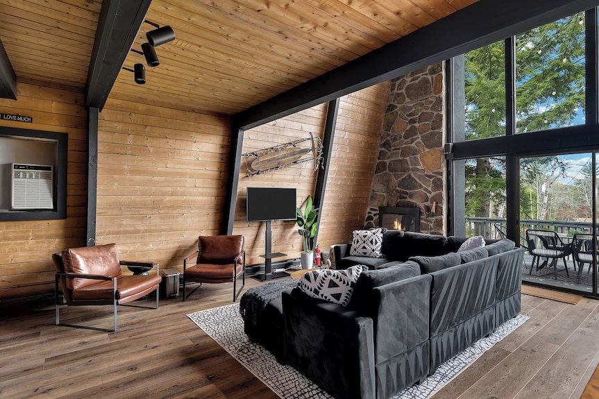 Windham A-frame Hot Tub, Game Room & Lake Views - State of New York