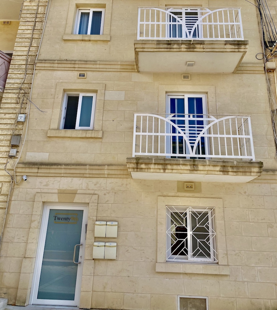 투엔티나인스 - 몰타