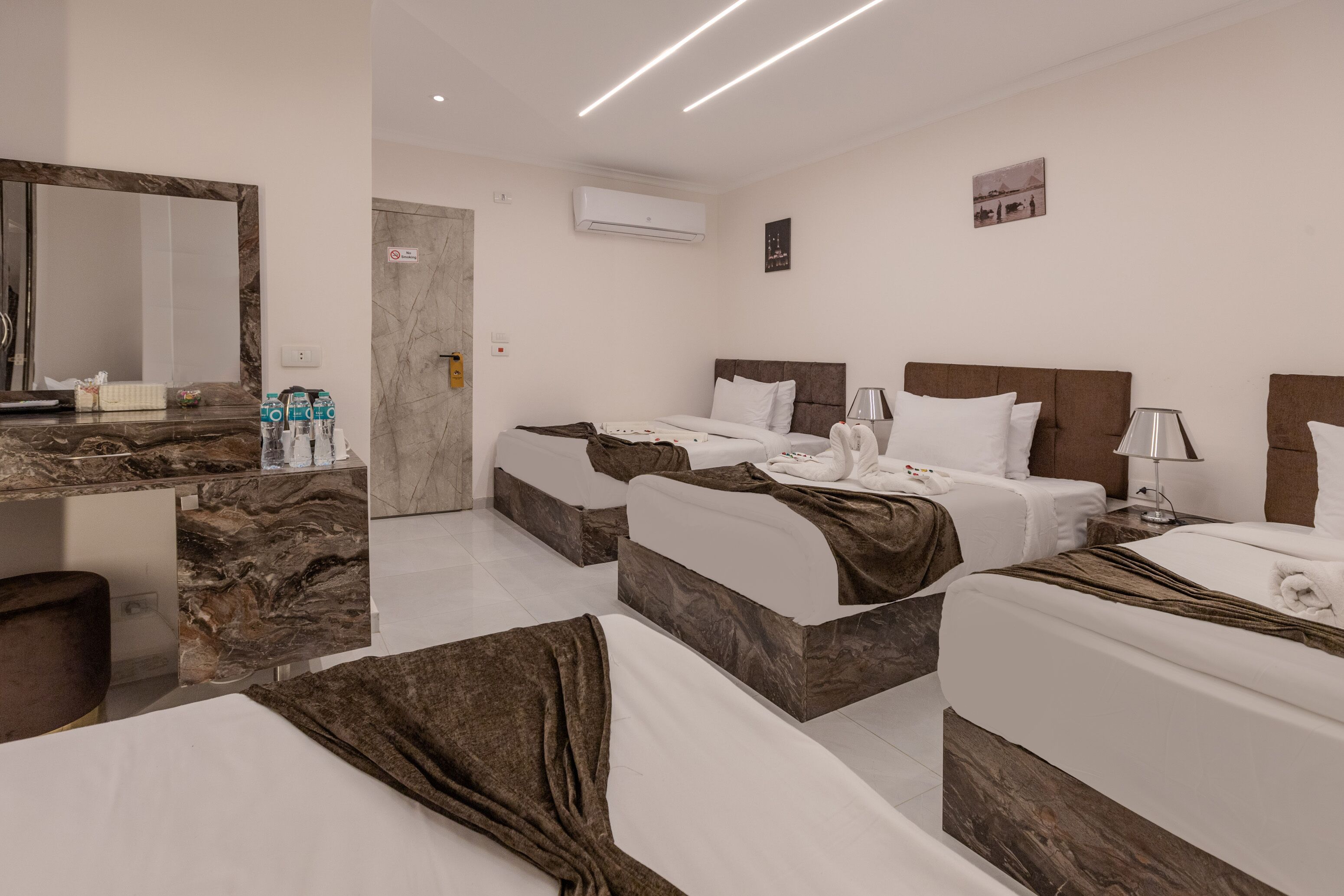 Tree Lounge Pyramids View INN, Sphinx Giza. in Cairo: Find Hotel ...