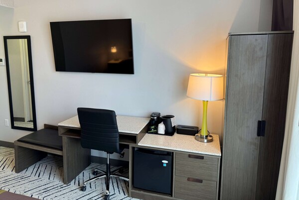 Super 8 By Wyndham Bronx Near Stadium - Bronx, NY