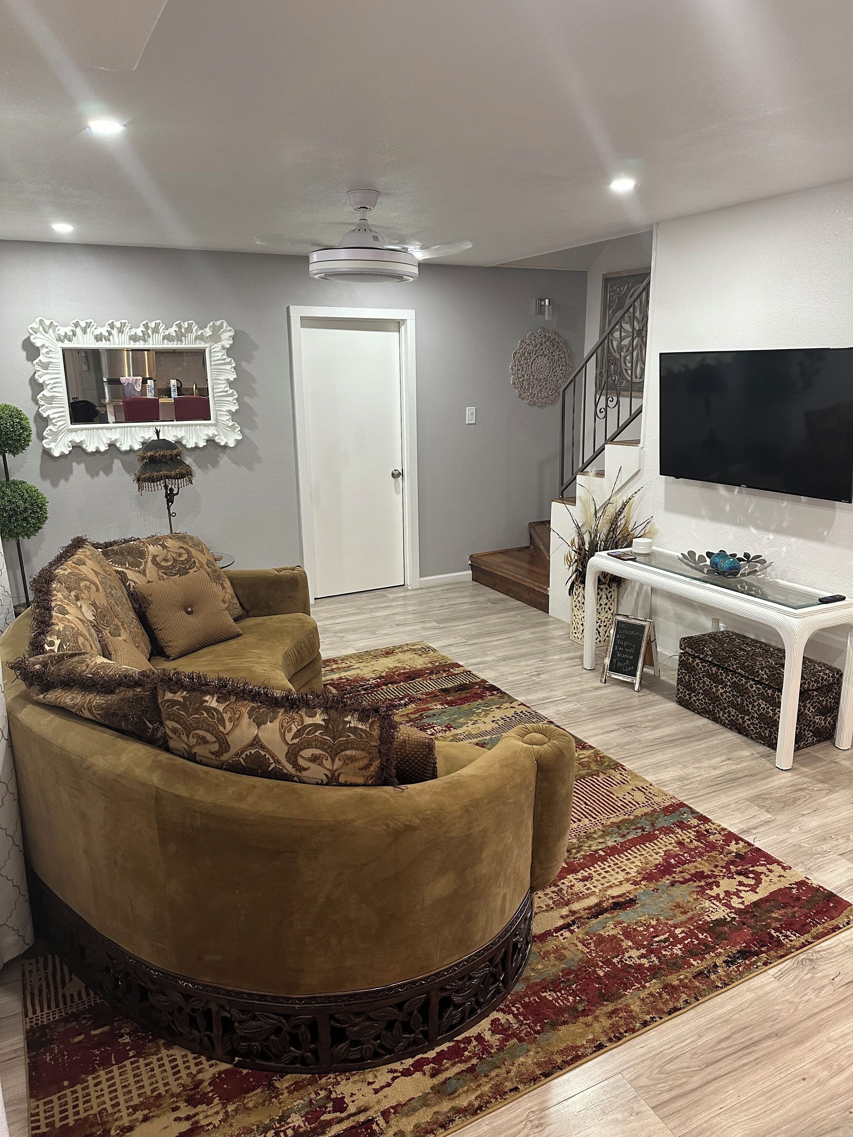 Casa De Colores - Fiesta Texas - Satx Airport- 1  Room  / Shared Home - North Park Drive – San Antonio
