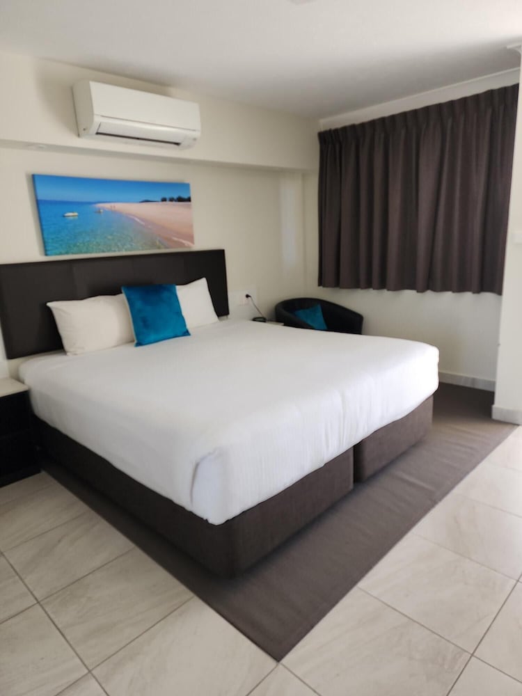 Deluxe Studio Unit 12 - Emu Park