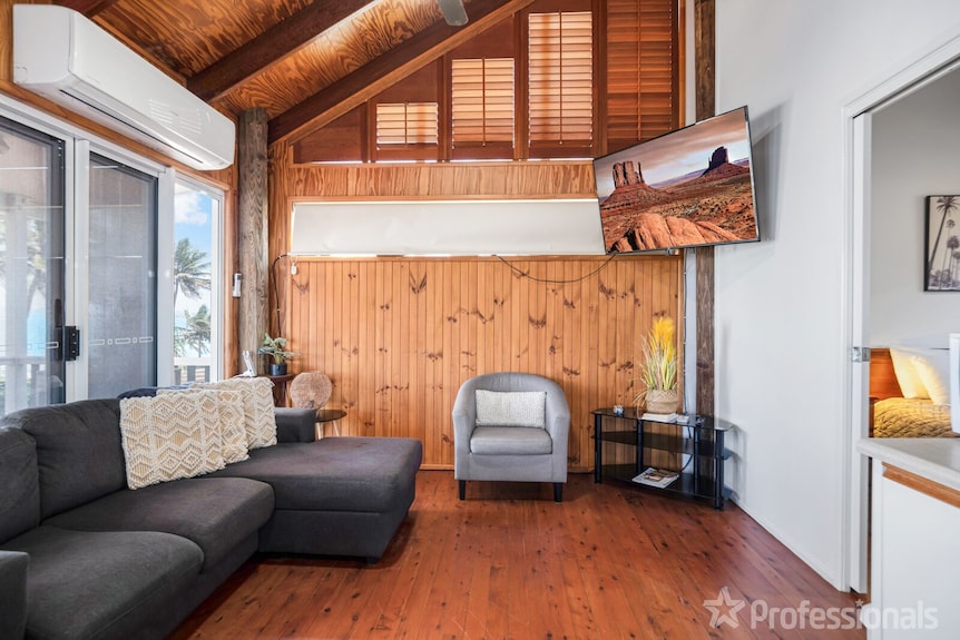 Beachfront Holiday House - Queensland