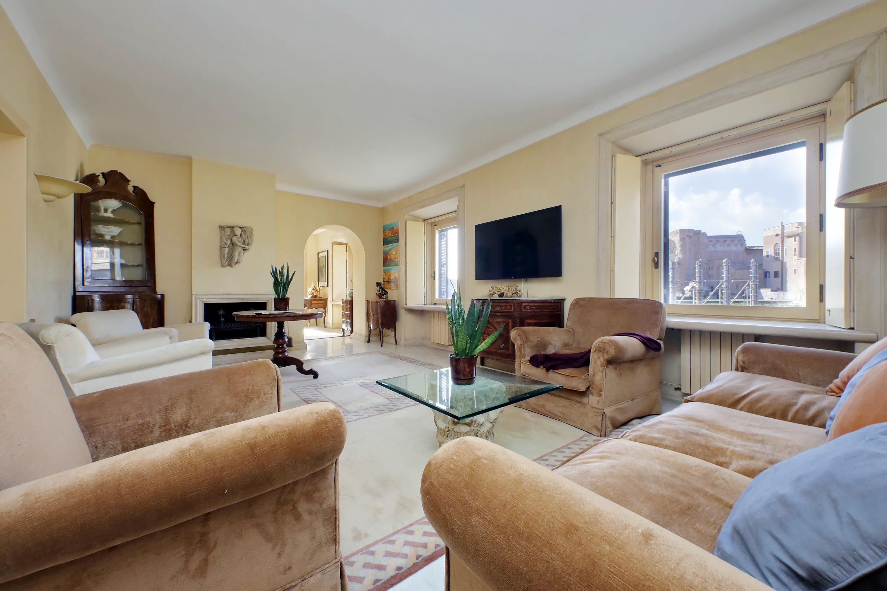 Colosseo Views in Rome in Rome: Find Hotel Reviews, Rooms, and Prices ...