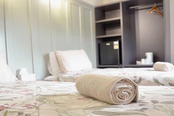 Quarto Twin Clássico | Wi-fi grátis, roupa de cama fornecida