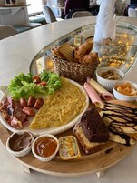 Buffet de pequeno-almoço