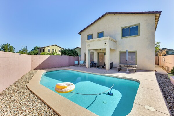Spacious Surprise Home W/ Outdoor Pool + Game Room - Glendale, AZ