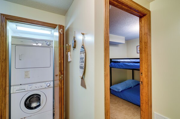 Burnside Resort Cabin W/ Hot Tub & Outdoor Spots! - Kentucky