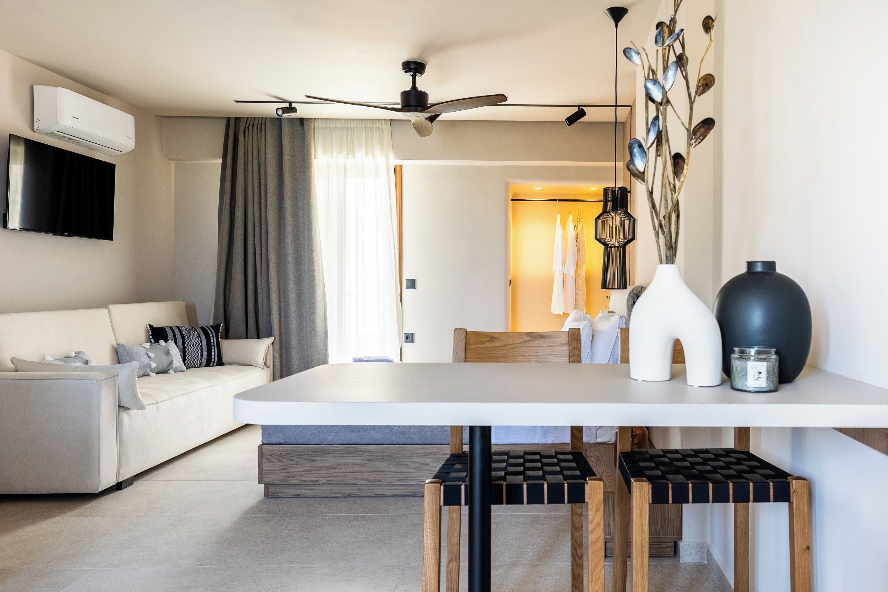Apartamento Clássico, vista para o mar | Refeições no quarto