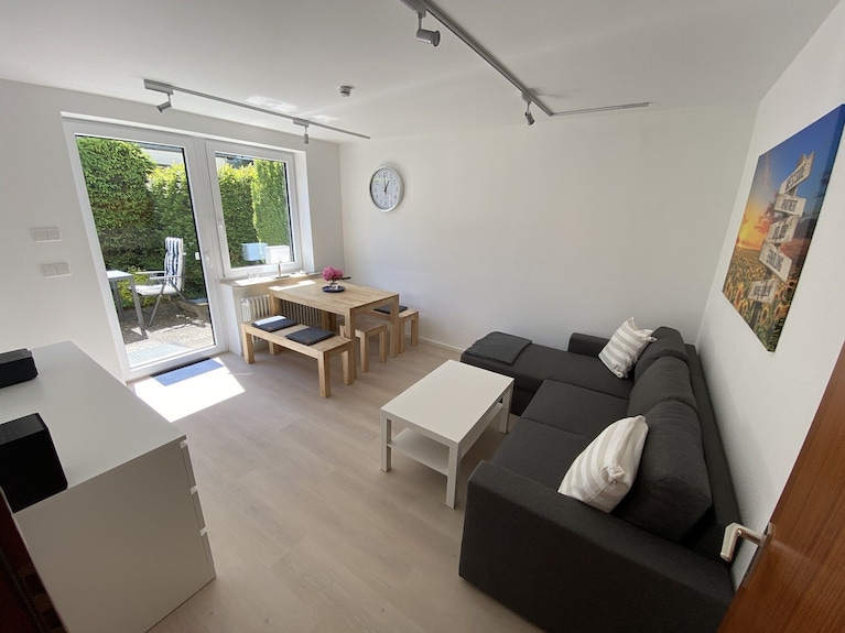 Westside Apartment Aalen - Modern, Quiet Location, 1 Separate Bedroom, Terrace - Aalen