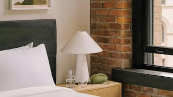 Estúdio, 1 cama Queen | 2 quartos, individualmente decorados, individualmente mobiliados