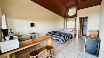 Secretária, quartos insonorizados, Wi-fi grátis