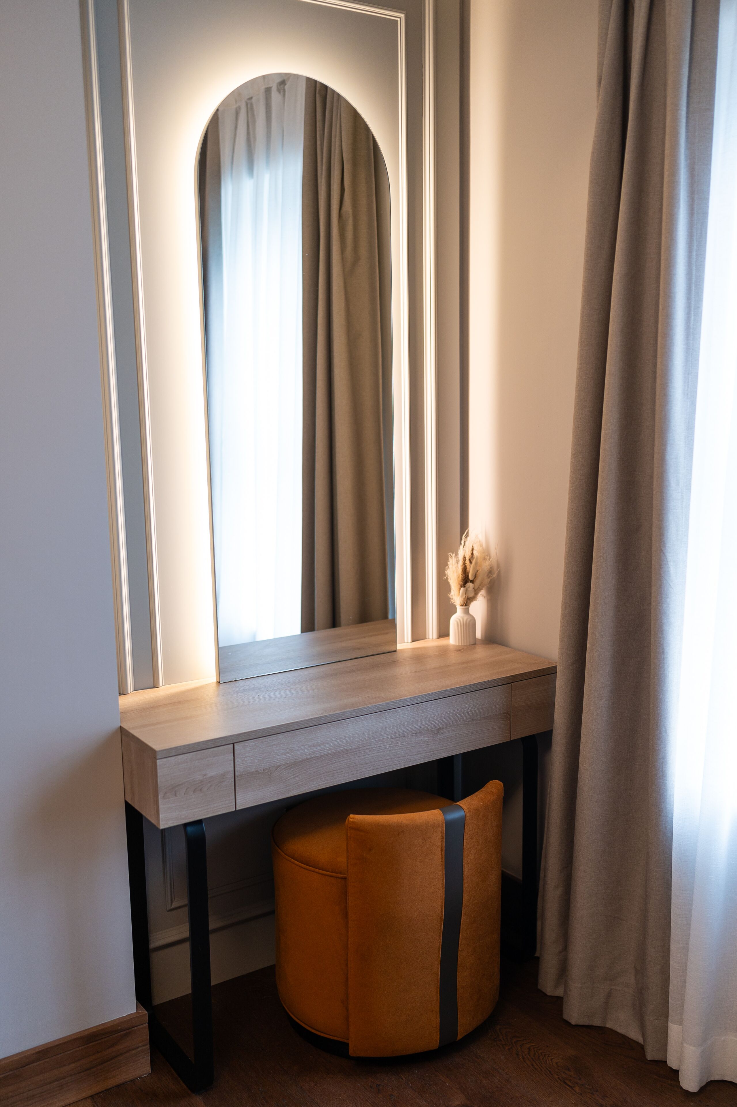 Quarto Duplo Deluxe, 1 cama queen-size, não fumadores, casa de banho anexa | Roupa de alta qualidade, camas de colchão viscoelástico 