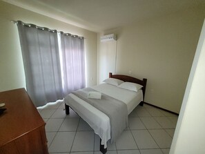 Casa superluxo, acesso à piscina, vista para a piscina | 6 quartos, roupas de cama premium, individualmente decorados